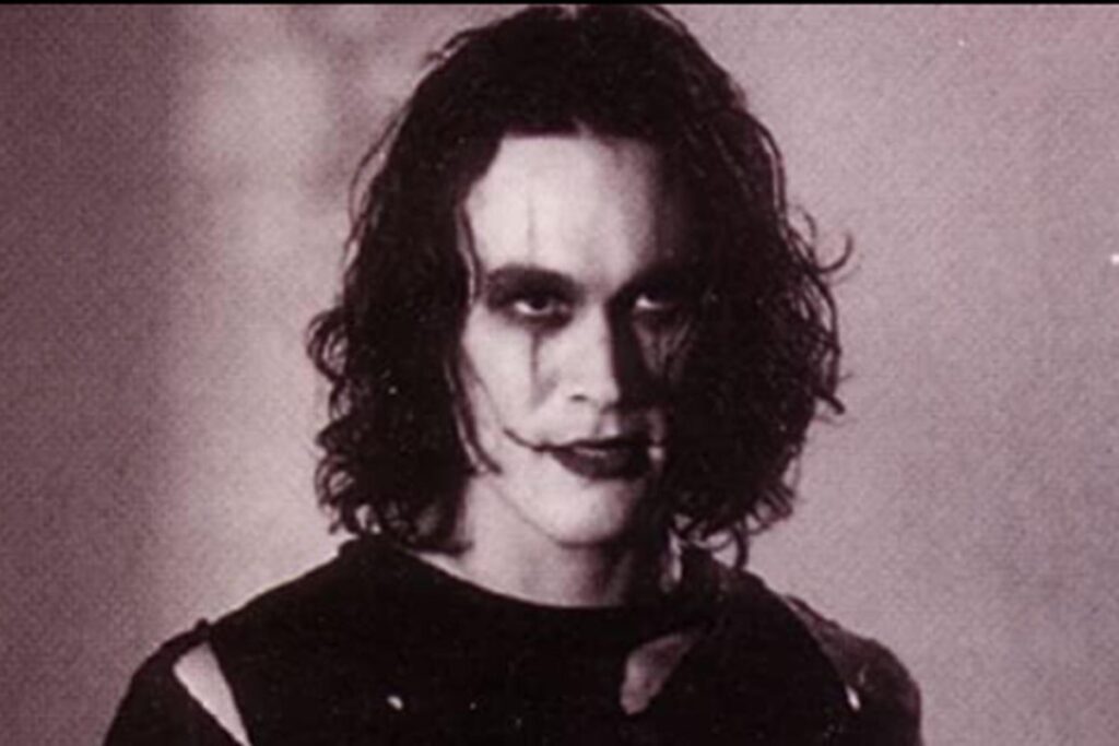 Il corvo: curiosità sul film cult con Brandon Lee, aspettando il remake