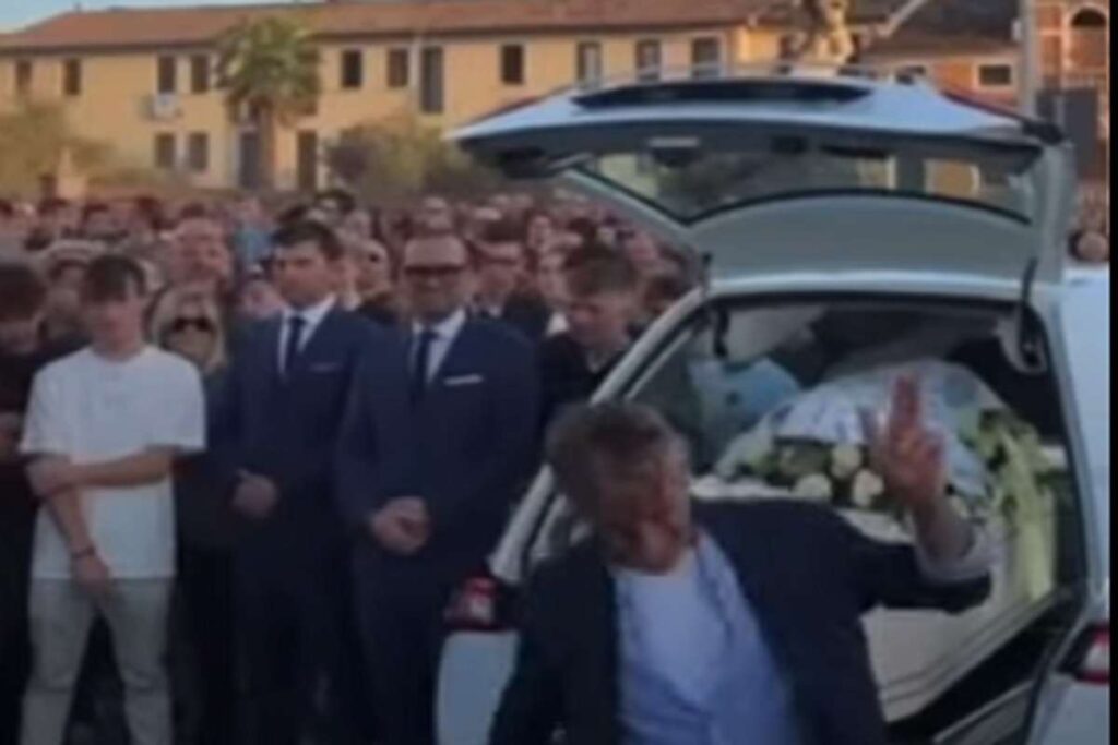 Il video di nonno Gino che balla la tecno al funerale del nipote