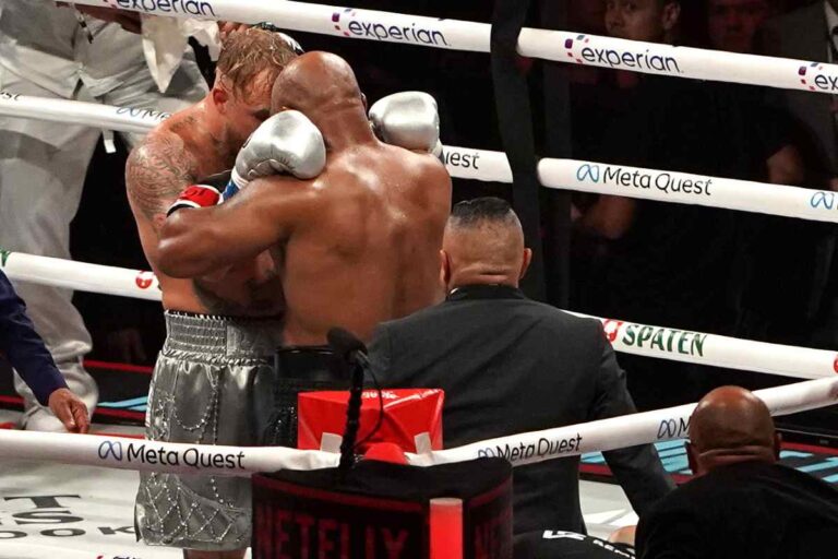 Il video dell'incontro Tyson-Paul, Iron Mike battuto ai punti