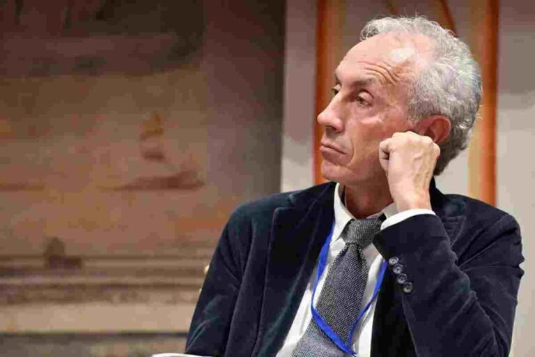 Marco Travaglio: "Beppe Grillo si è fatto ammazzare due volte"