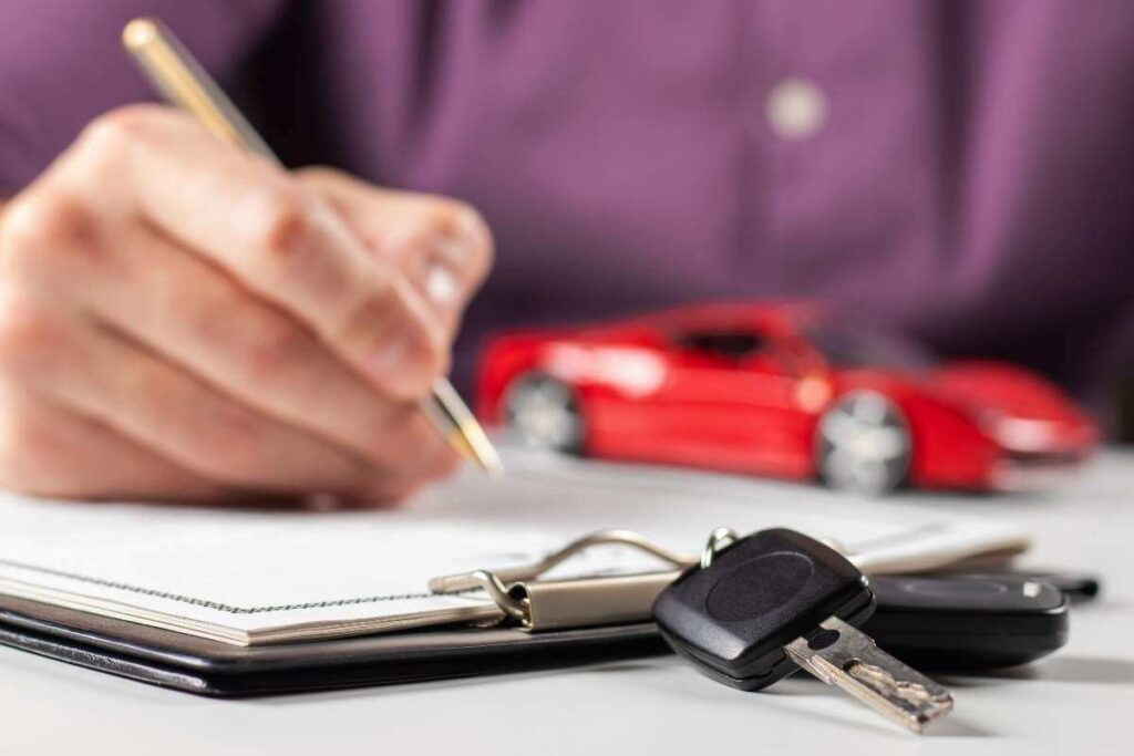 Sempre più italiani vittime di polizze auto false: cosa devi subito ...
