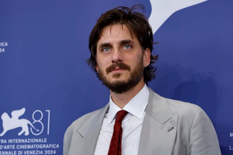 Luca Marinelli: "Siamo tutti vittime di un sistema patriarcale"