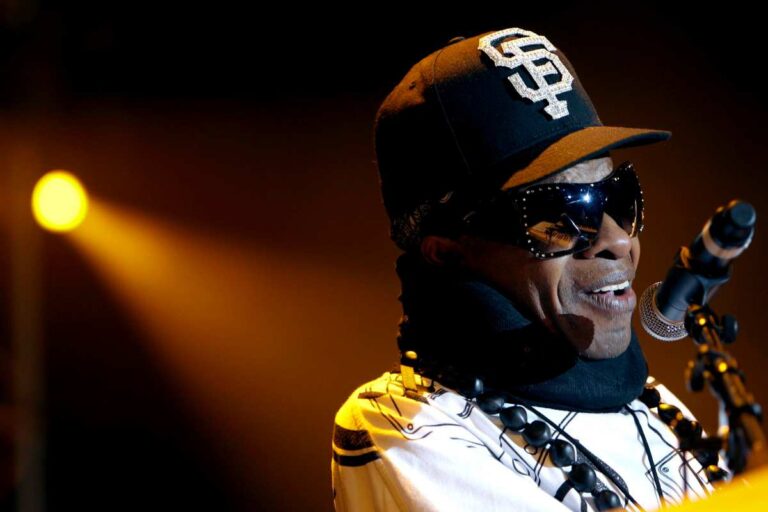 È morto Sly Stone, addio ad uno dei pioneri del funk che ha ...