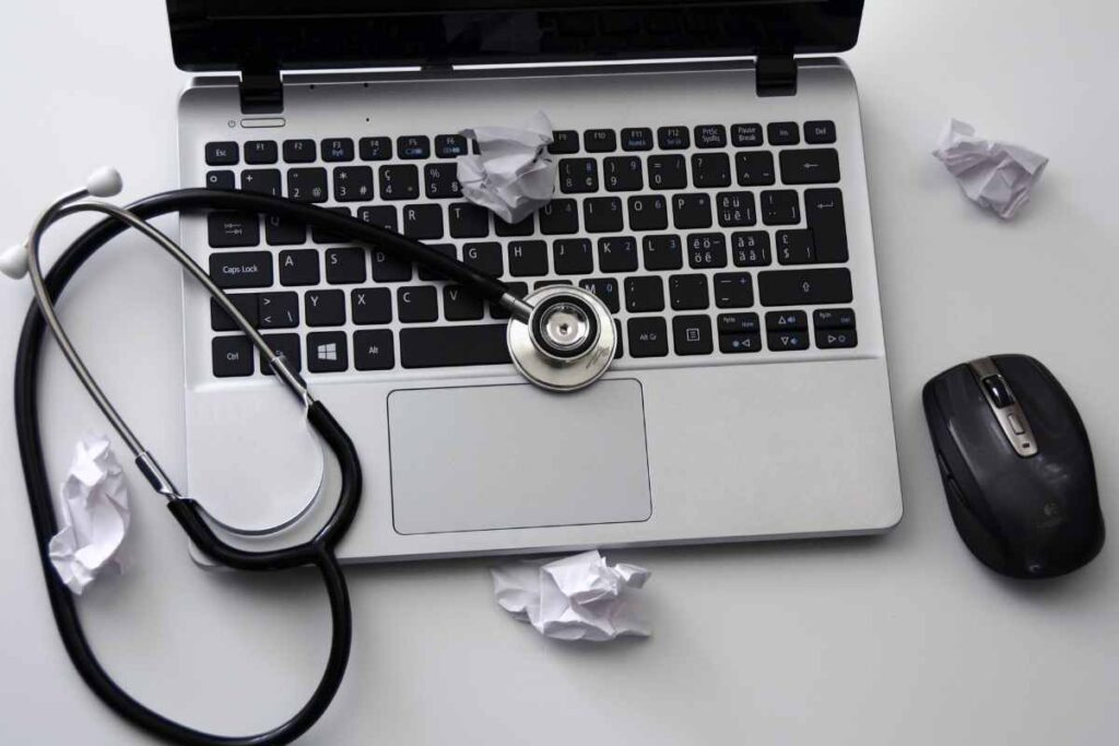 Adesso il medico di base diventa a pagamento: quanto costerà farsi ...