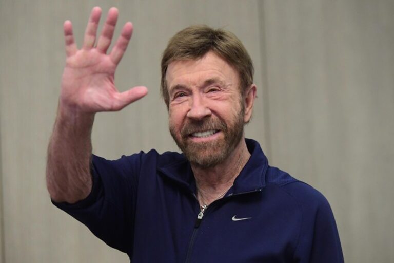 È morto l’attore americano Chuck Norris, aveva 86 anni