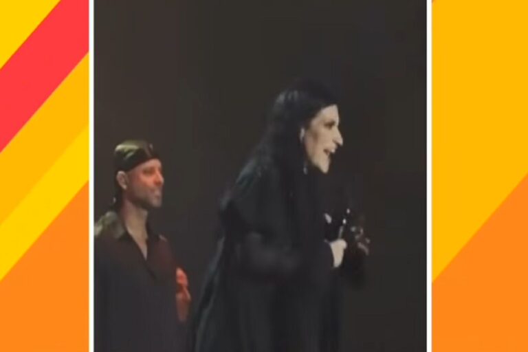 Il video di Laura Pausini che ferma il concerto e rimprovera i fan in ...