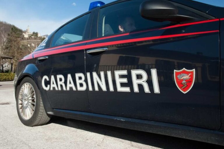 Uomo uccide moglie e figlio a Pieve di Camaiore: fermato dai carabinieri