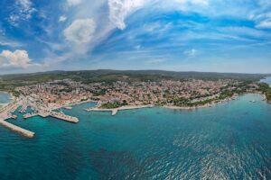 Krk, l'Isola d'Oro della Croazia che sta conquistando tutti ed è a due ...